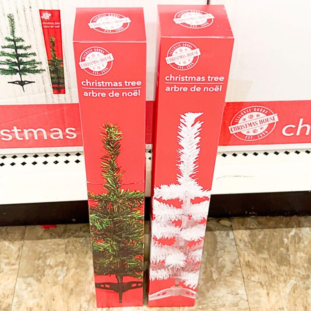 32 Delightful Christmas Finds at Dollar Tree